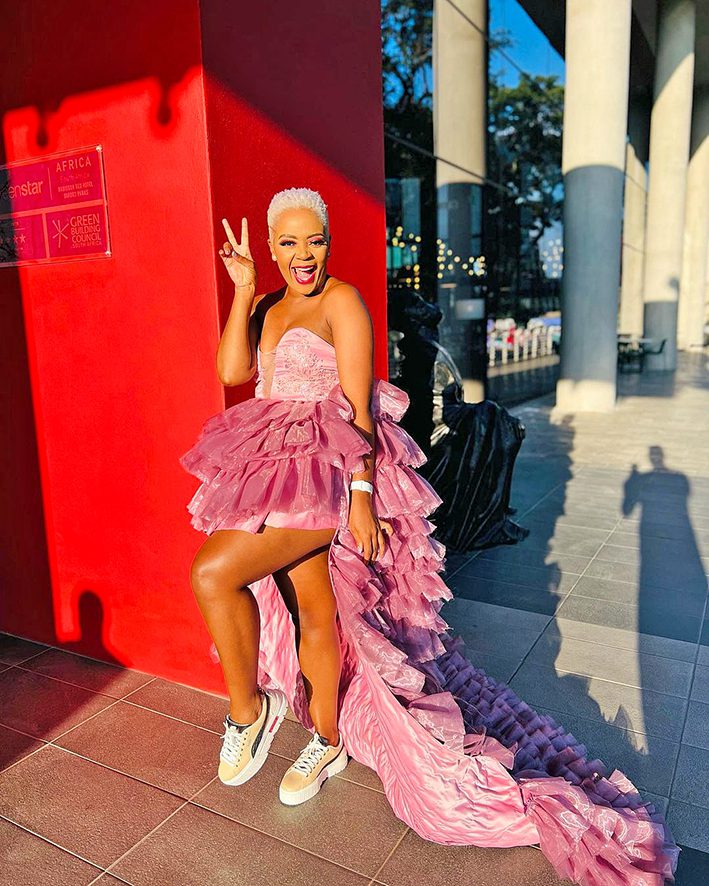 Nonto R - Sunday World