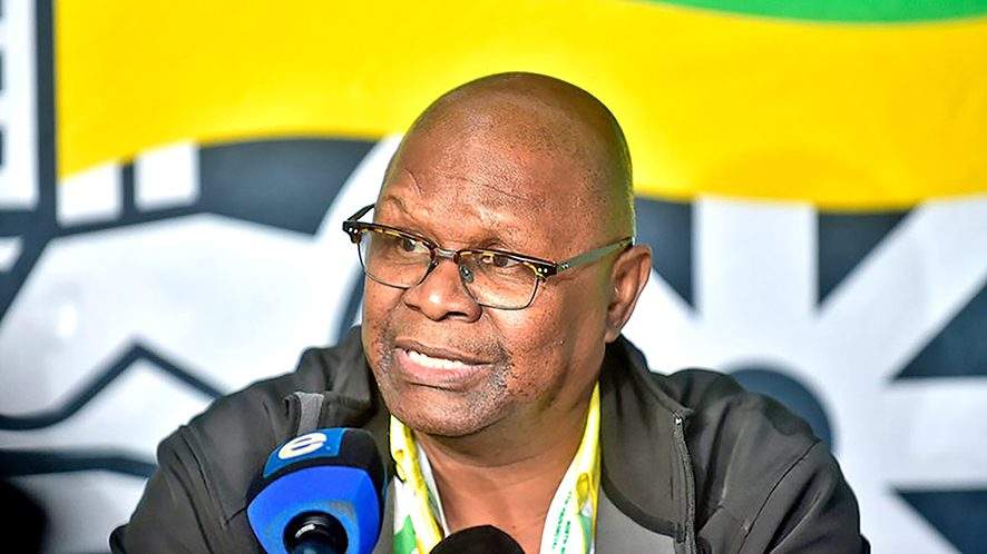 P5-Obed Bapela - Sunday World